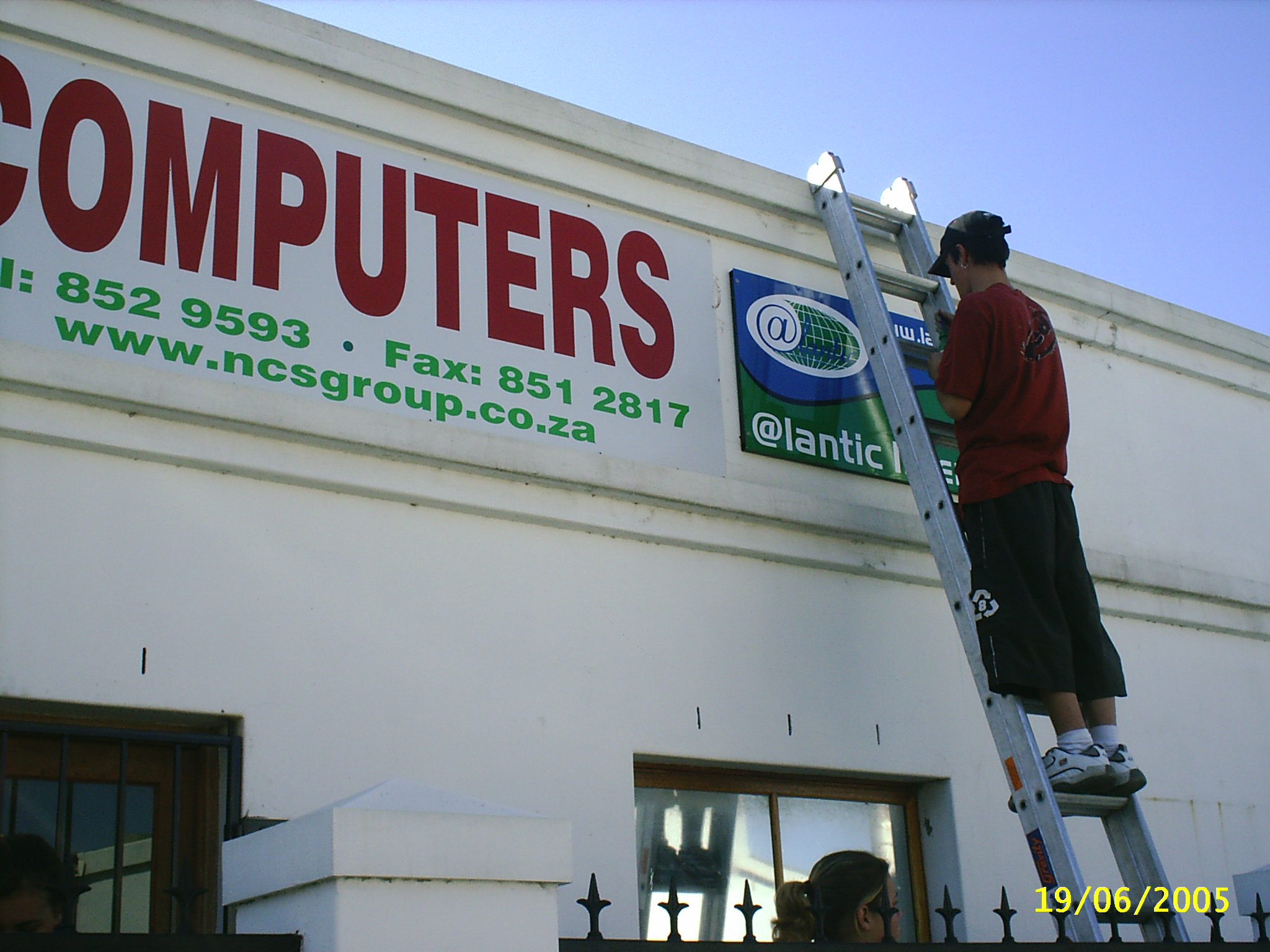 @Lantic – Landmark Signs